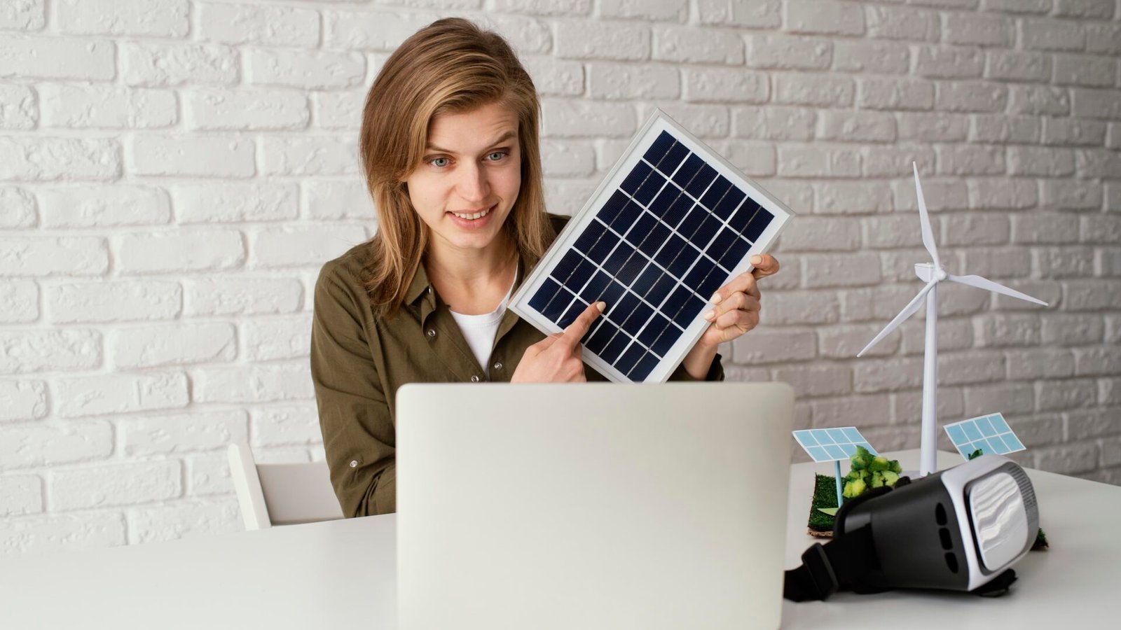 Solar Leasing Guide: Simply Explained in 4 Steps | Pinnacle Exteriors